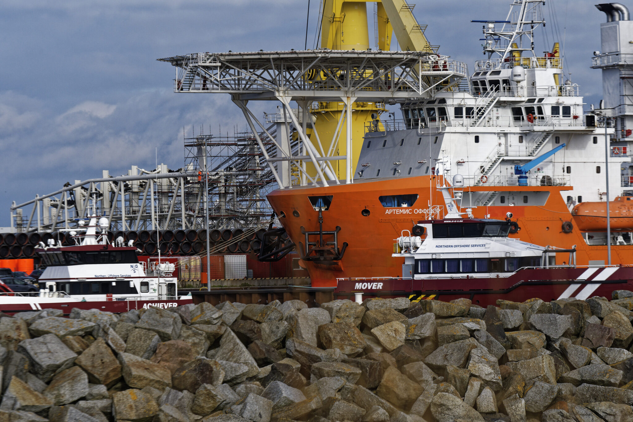 Fototour: Die Akademik Cherskiy im Fährhafen von Sassnitz in Neu Mukran ...